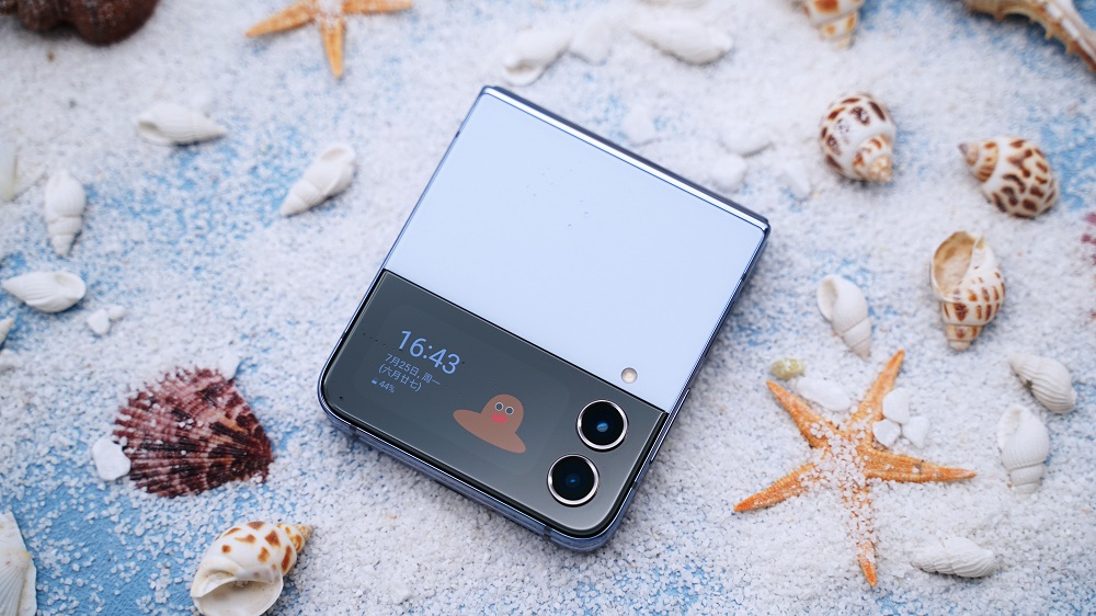 时尚小巧又有颜 三星Galaxy Z Flip4外观赏析